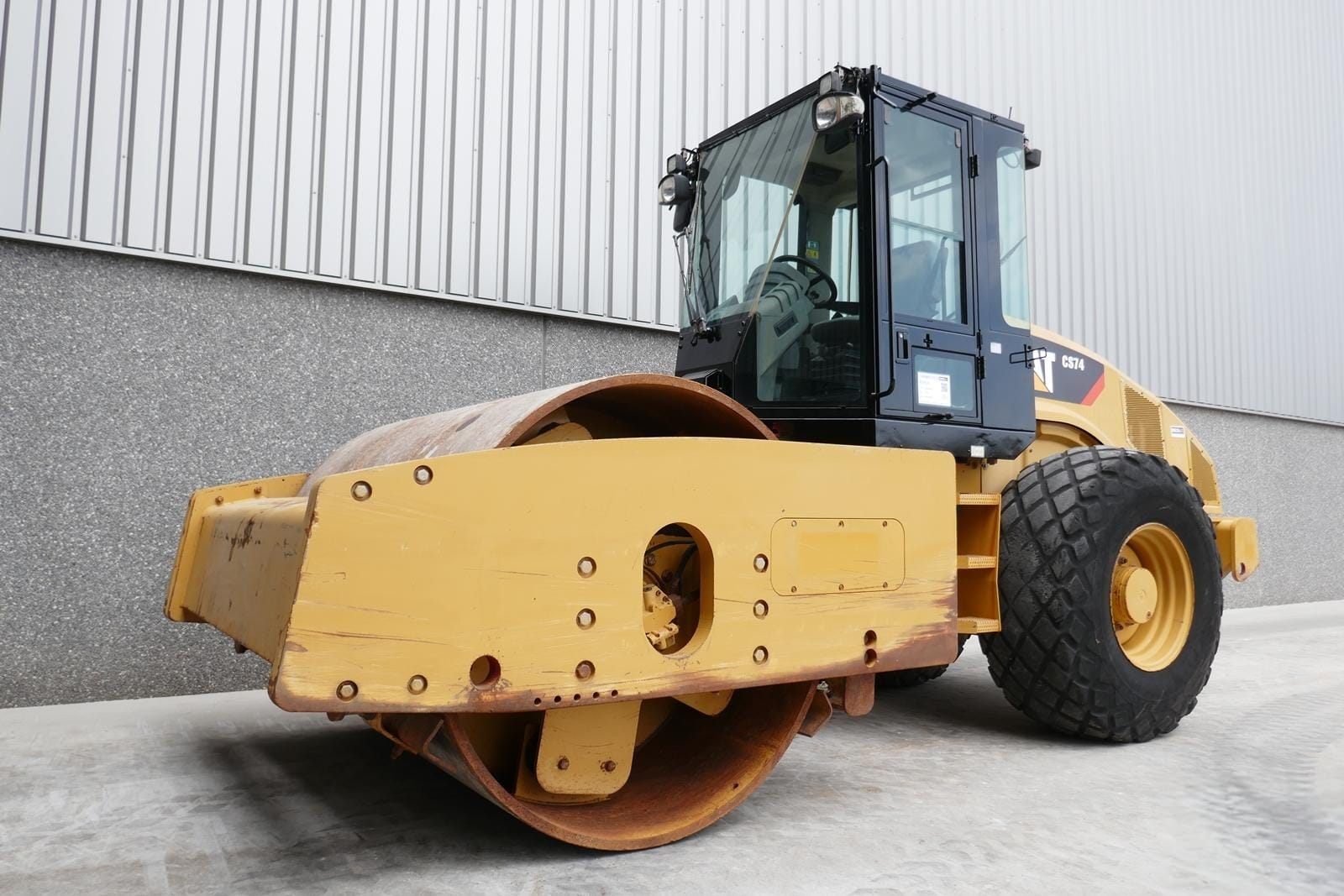CAT CS74B Smooth Drum Roller in St Mary’s, NSW | Quotor