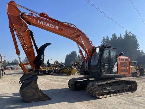 Hitachi ZX225 Medium Excavator | Quotor