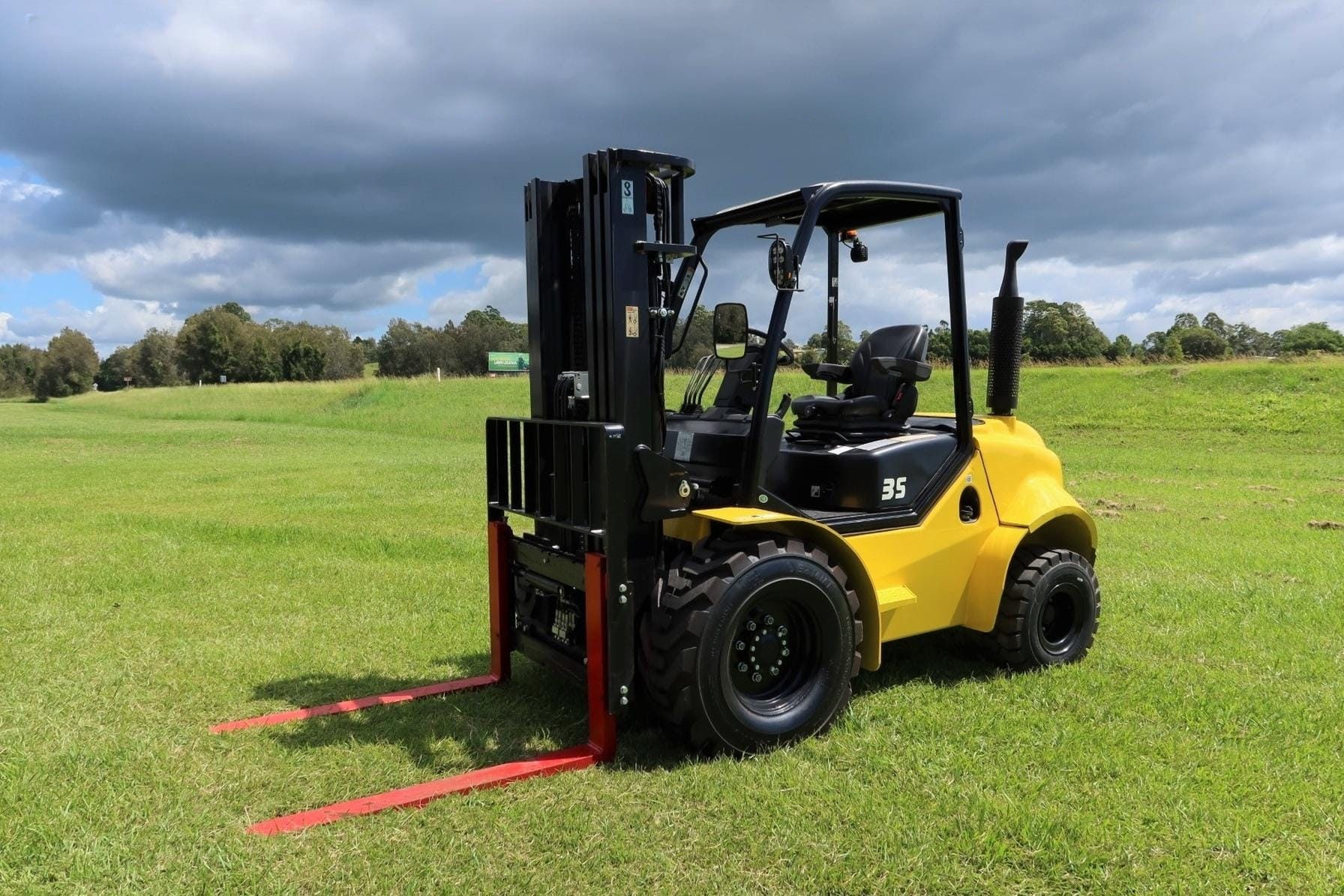 Liftsmart LS-RT35 Rough Terrain Forklift | Quotor