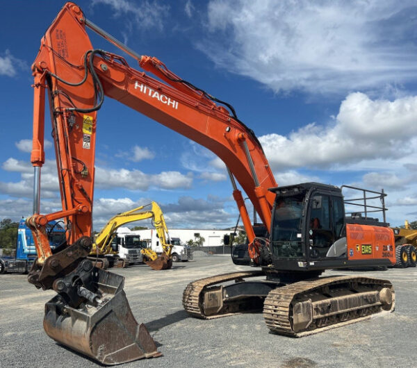 Hitachi ZX360 Large Excavator | Quotor