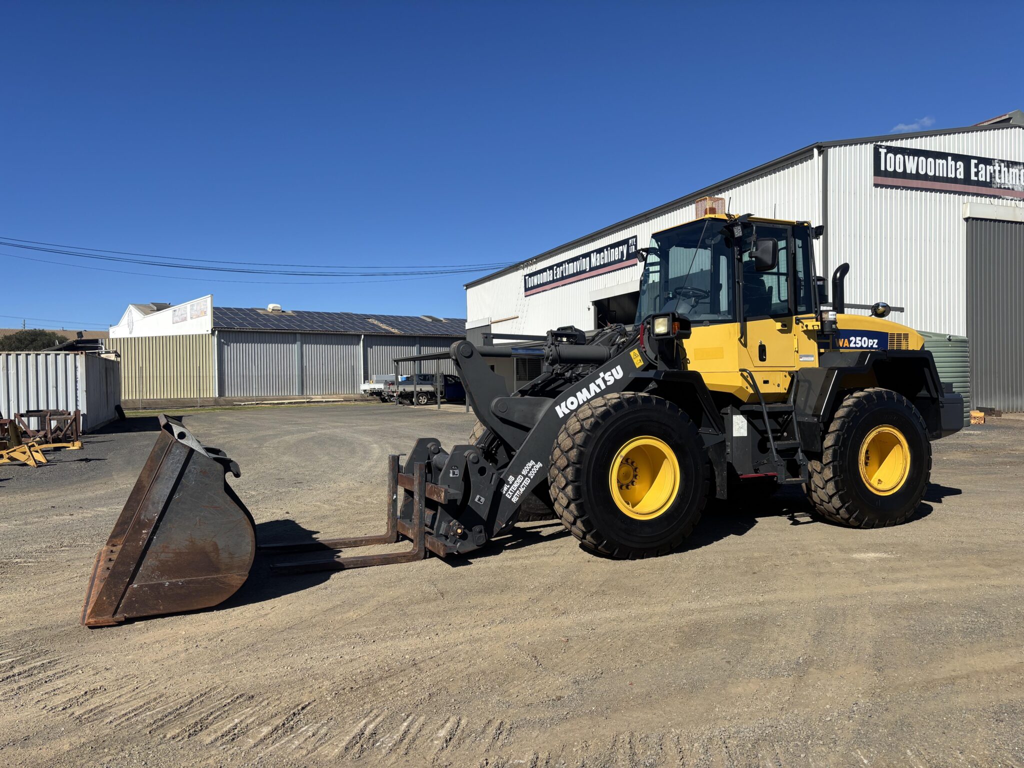 Operations with Integrated Tool Carrier vs Wheel Loader | Quotor