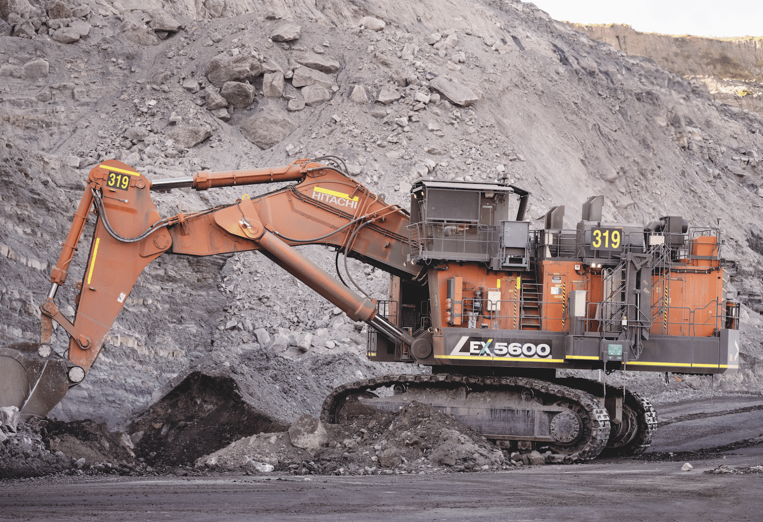 Hitachi EX5600 Extra-Large Excavator in Southport, QLD | Quotor